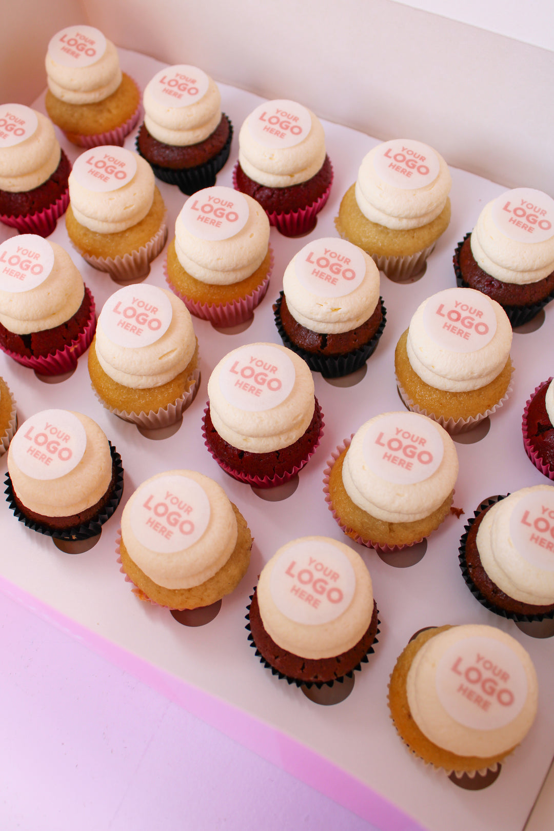 Pastel Branded MINI Cupcakes met logo - Cupcakes met eetbaar logo – The ...